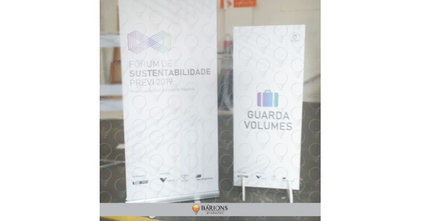 Totem em MDF Branco com Pés de Encaixe | Bárions Produções